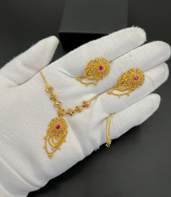 Gold Plated Locket Set – Elegant Floral Edition – Hafiz Jewellery